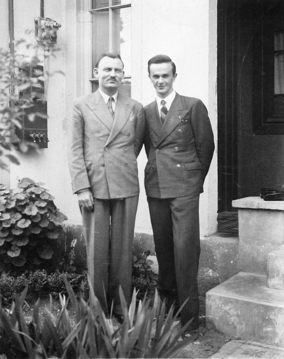 Gallery | Dr. Sumrall's Legacy Collection of Works